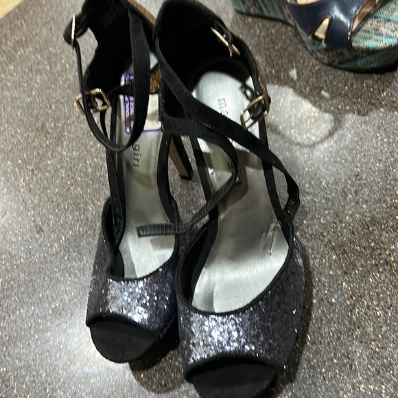 Madden Girl | Shoes | Madden Girl Party Filter Gray N Gold Platform 6 2 ...